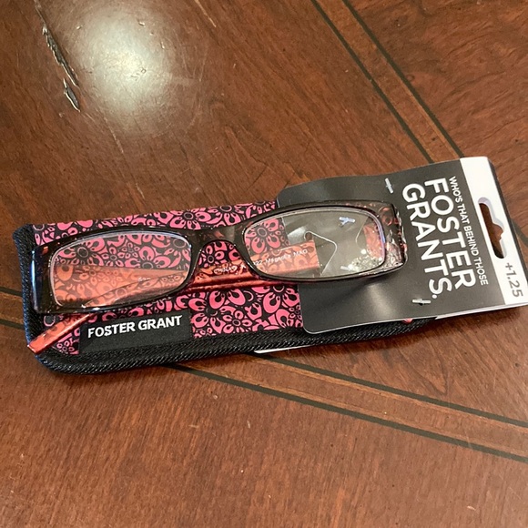 Foster Grant | Accessories | Foster Grant Magnolia Reading Glasses And ...